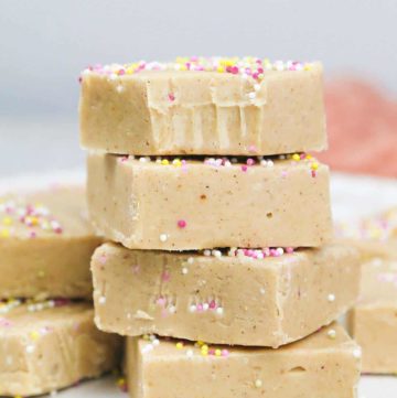 Easy White Chocolate Fudge Recipe (3 Ingredients) - Nourish Plate