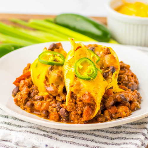Easy and Hearty Beef Stuffed Shells - Perfect for a Family Dinner!