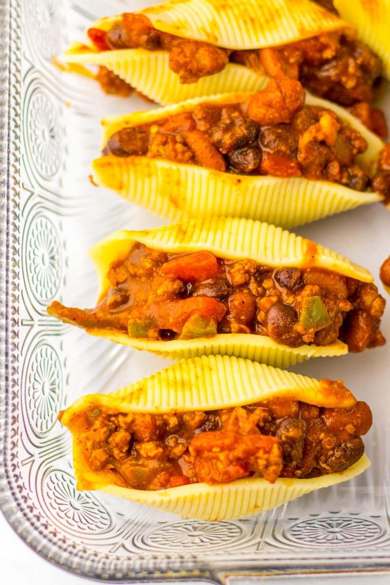 Easy and Hearty Beef Stuffed Shells - Perfect for a Family Dinner!